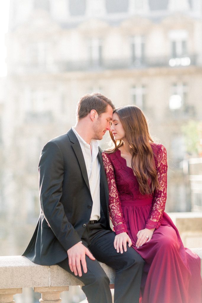 Engagement shoot in Paris | French Grey Photography
