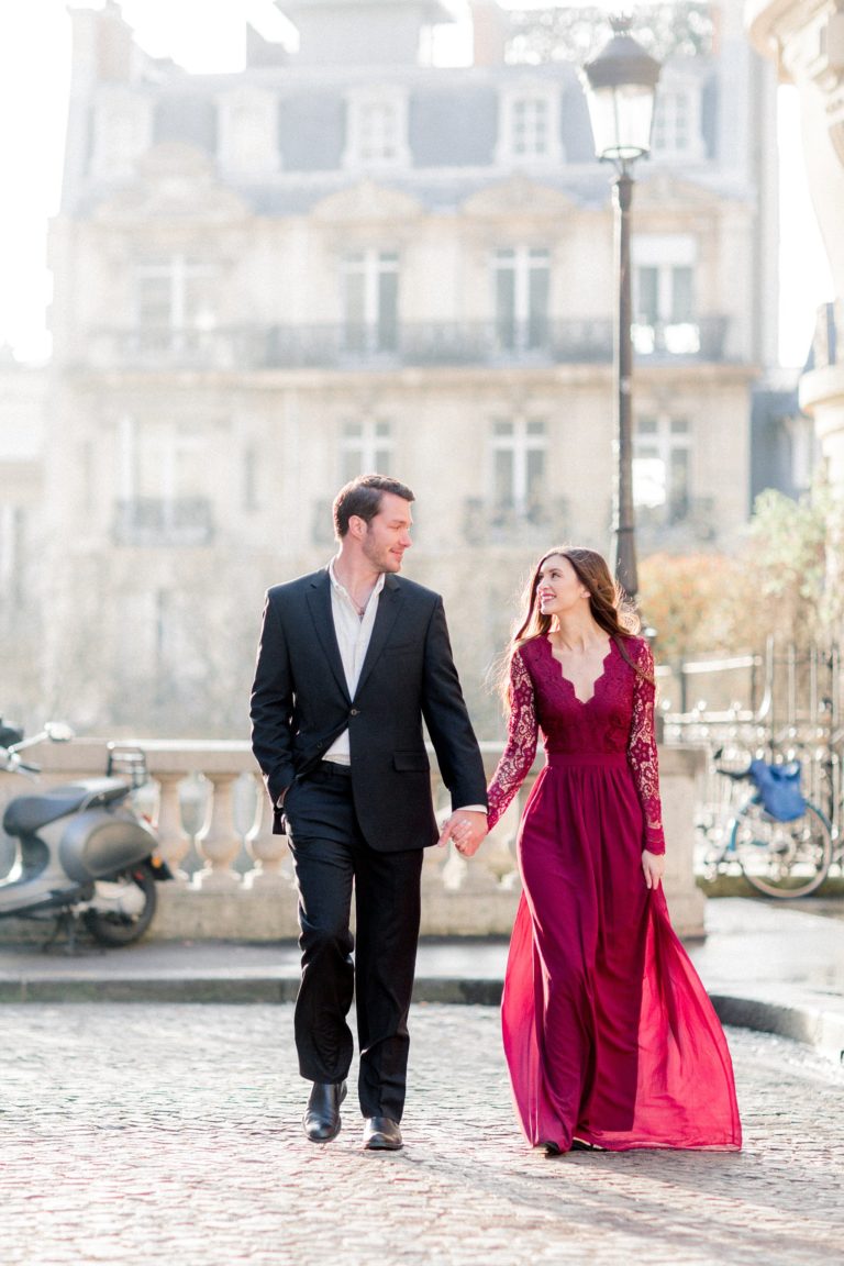 Engagement shoot in Paris | French Grey Photography