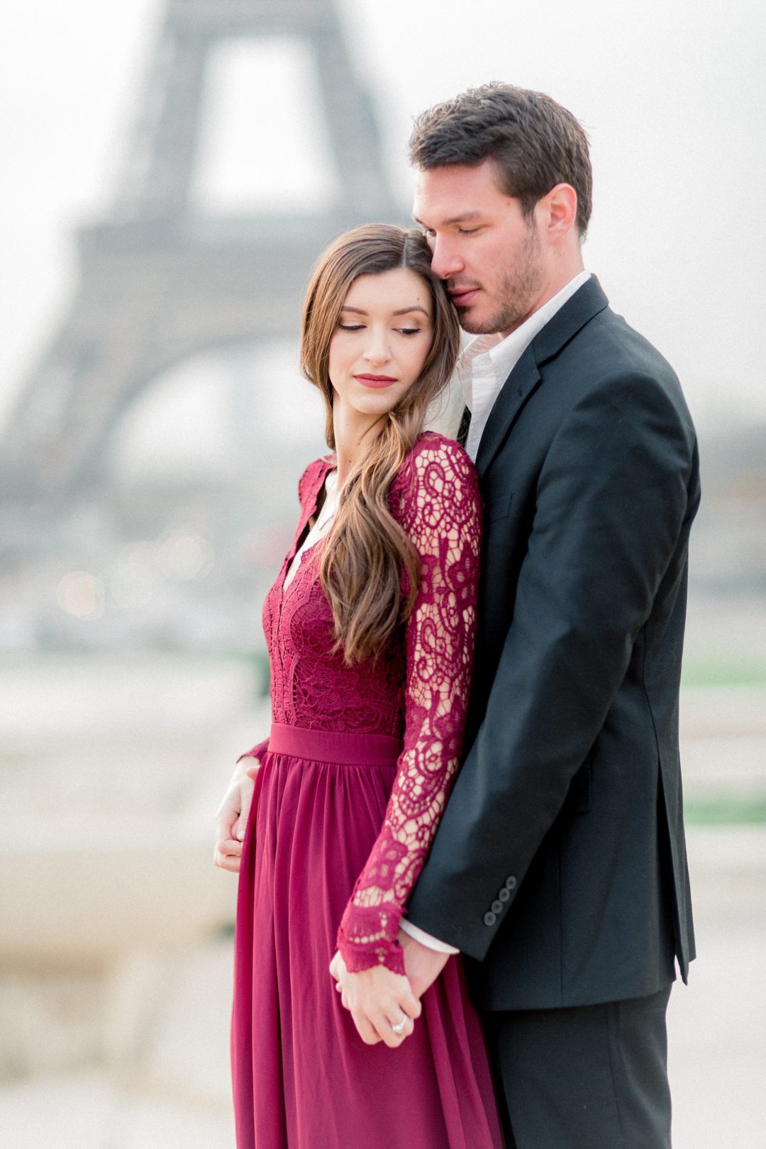Engagement shoot in Paris | French Grey Photography