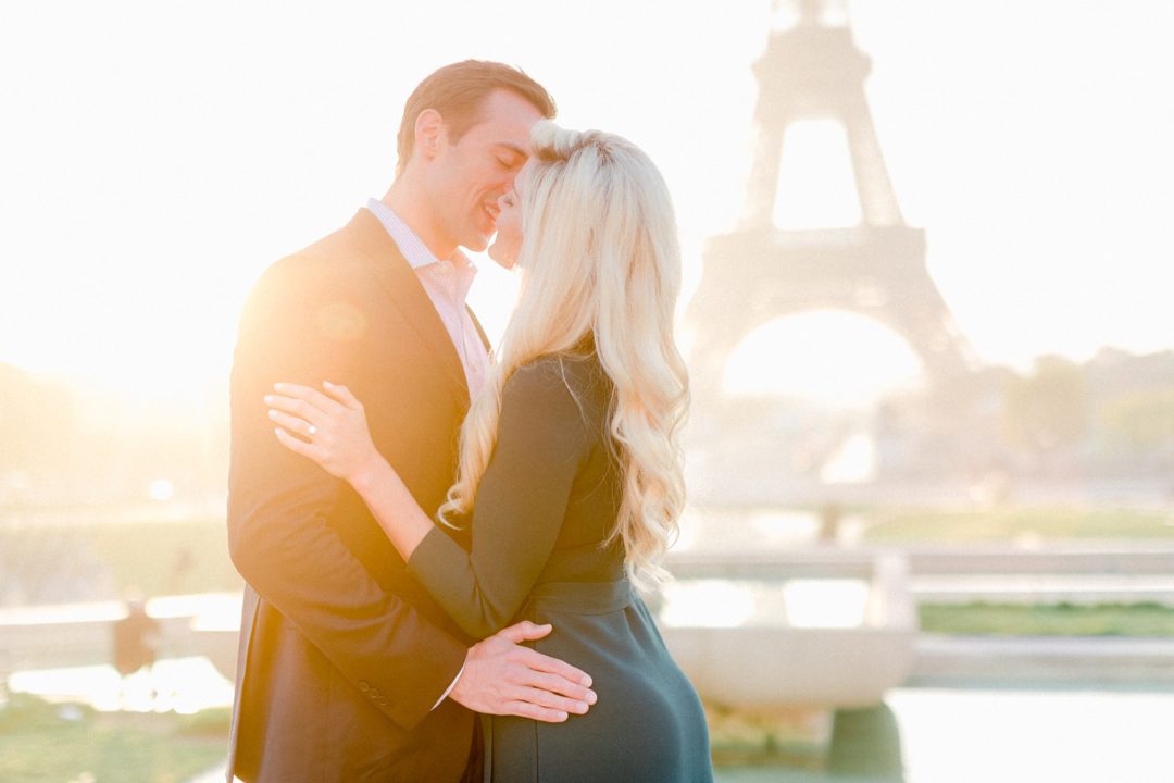 A Greek engagement session in Paris! | French Grey Photography